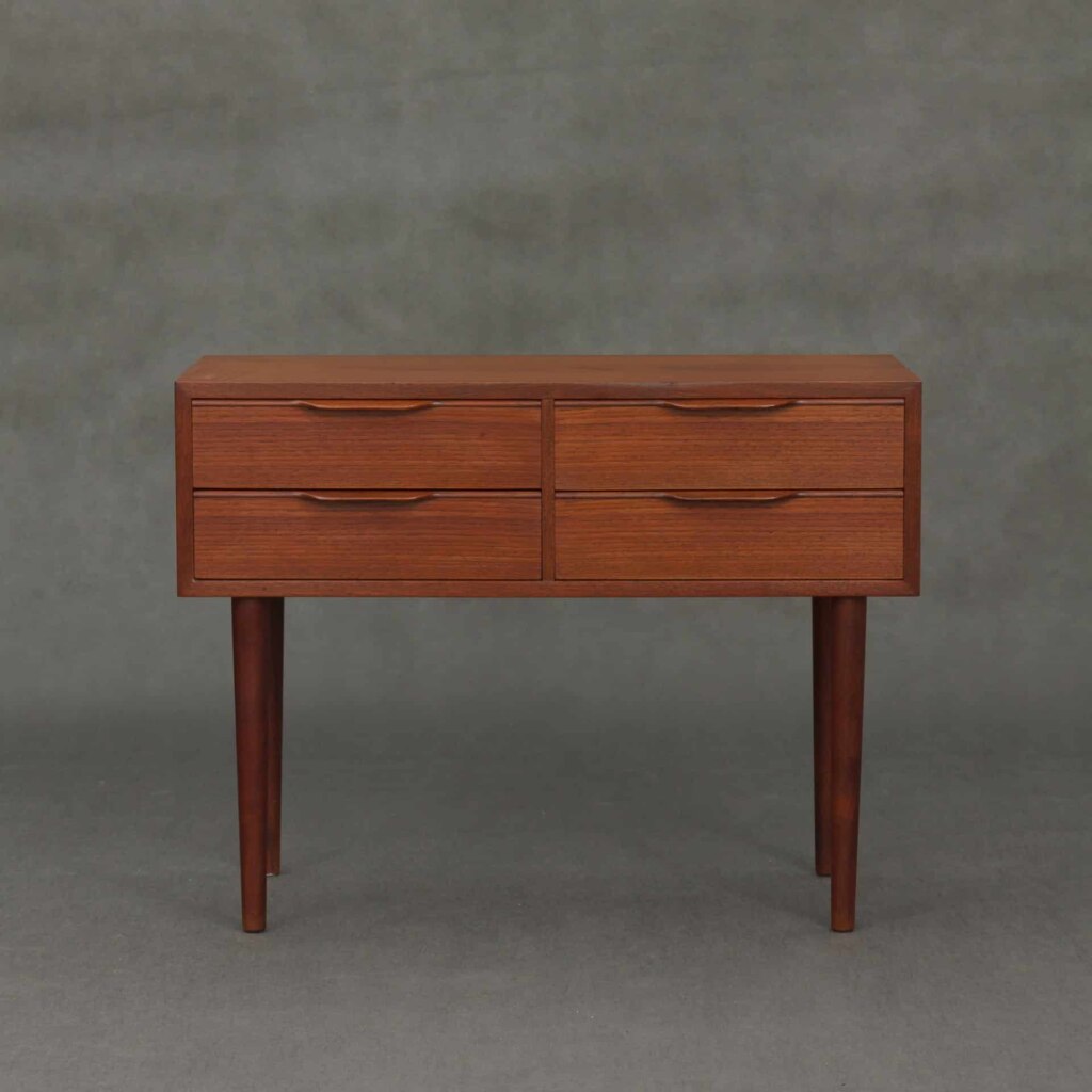 Entry chest - Futureantiques