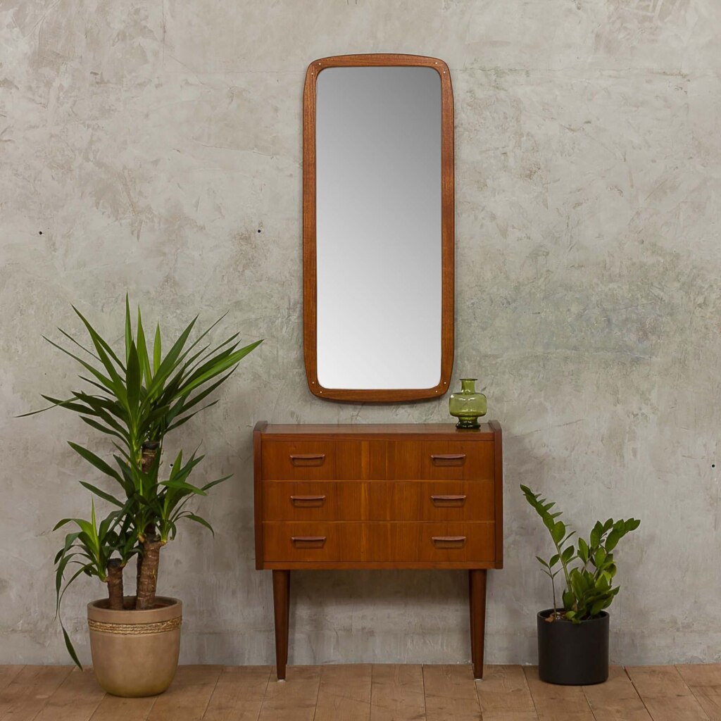 Danish Entry Unit With Mirror And A Small Dresser - Futureantiques