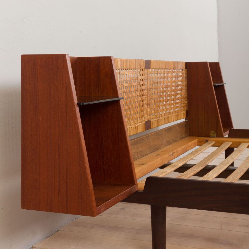 Teak and cane queen size bed by Hans Wegner, Getama, 1960s - Futureantiques