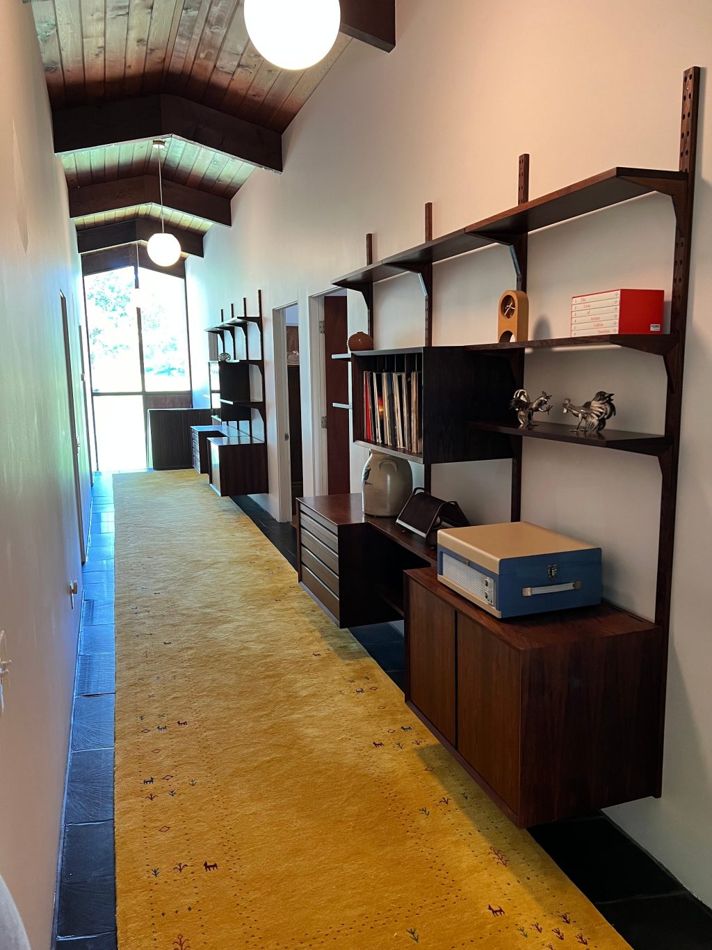 Danish teak daybed in thick boucle fabric, 1960s - Futureantiques